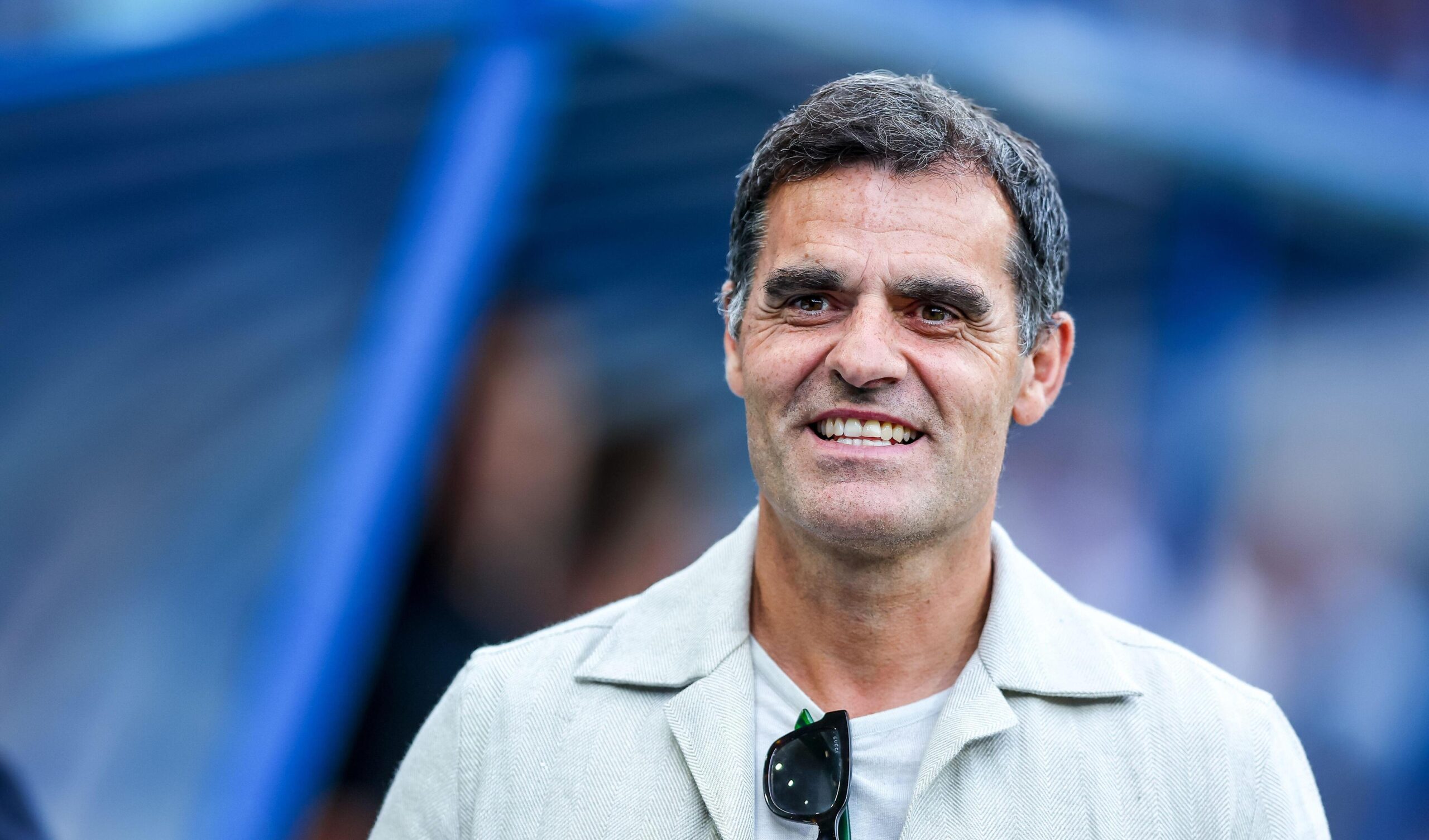 Kenneth Perez uenig i ros af Ajax-spiller Anton Gaaei