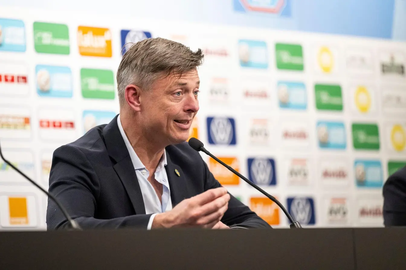 Rasende Jon Dahl: Fucking smerte i øjnene! | Tipsbladet.dk