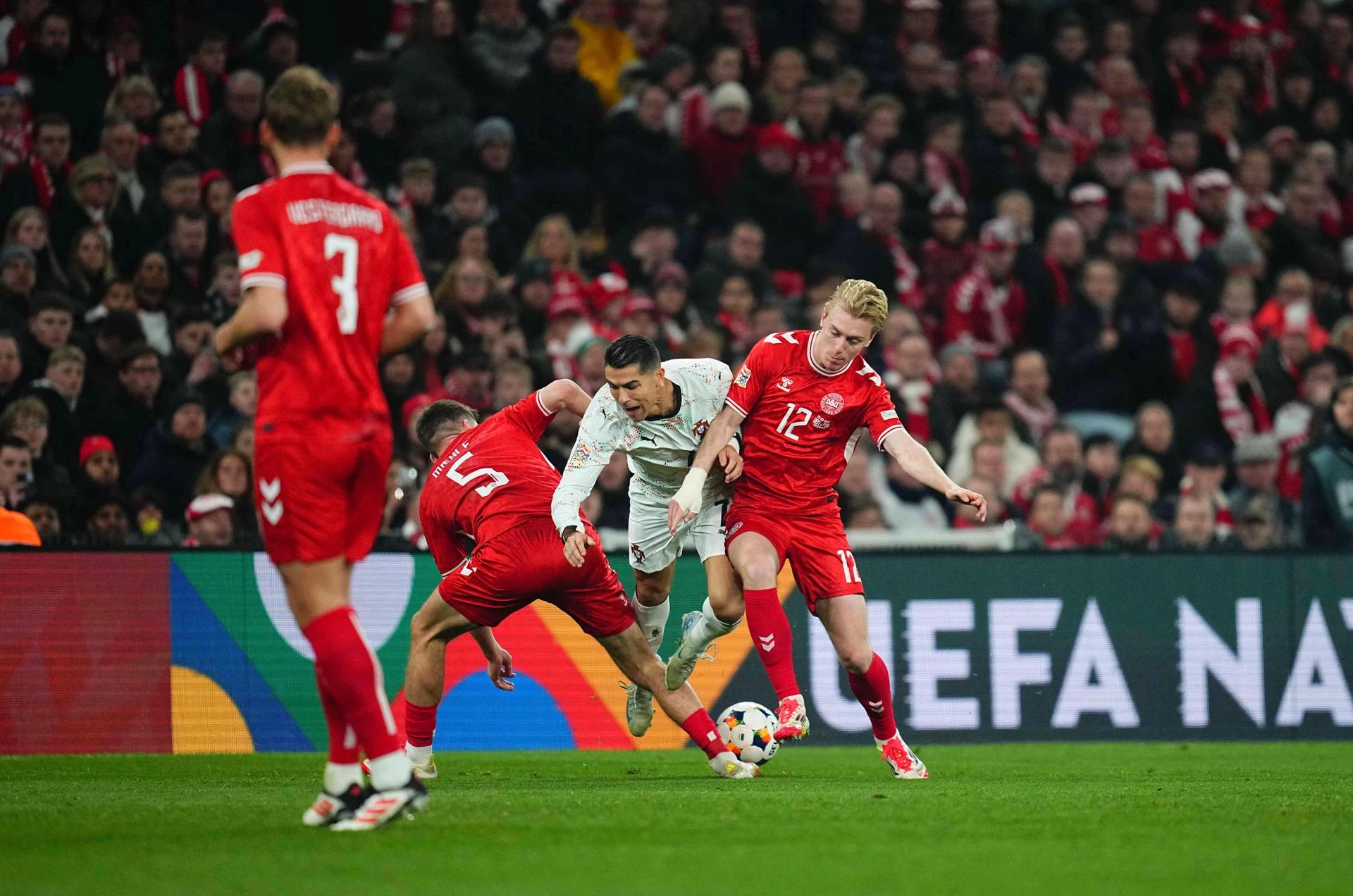 LIVE: Danmark møder Portugal i Nations League