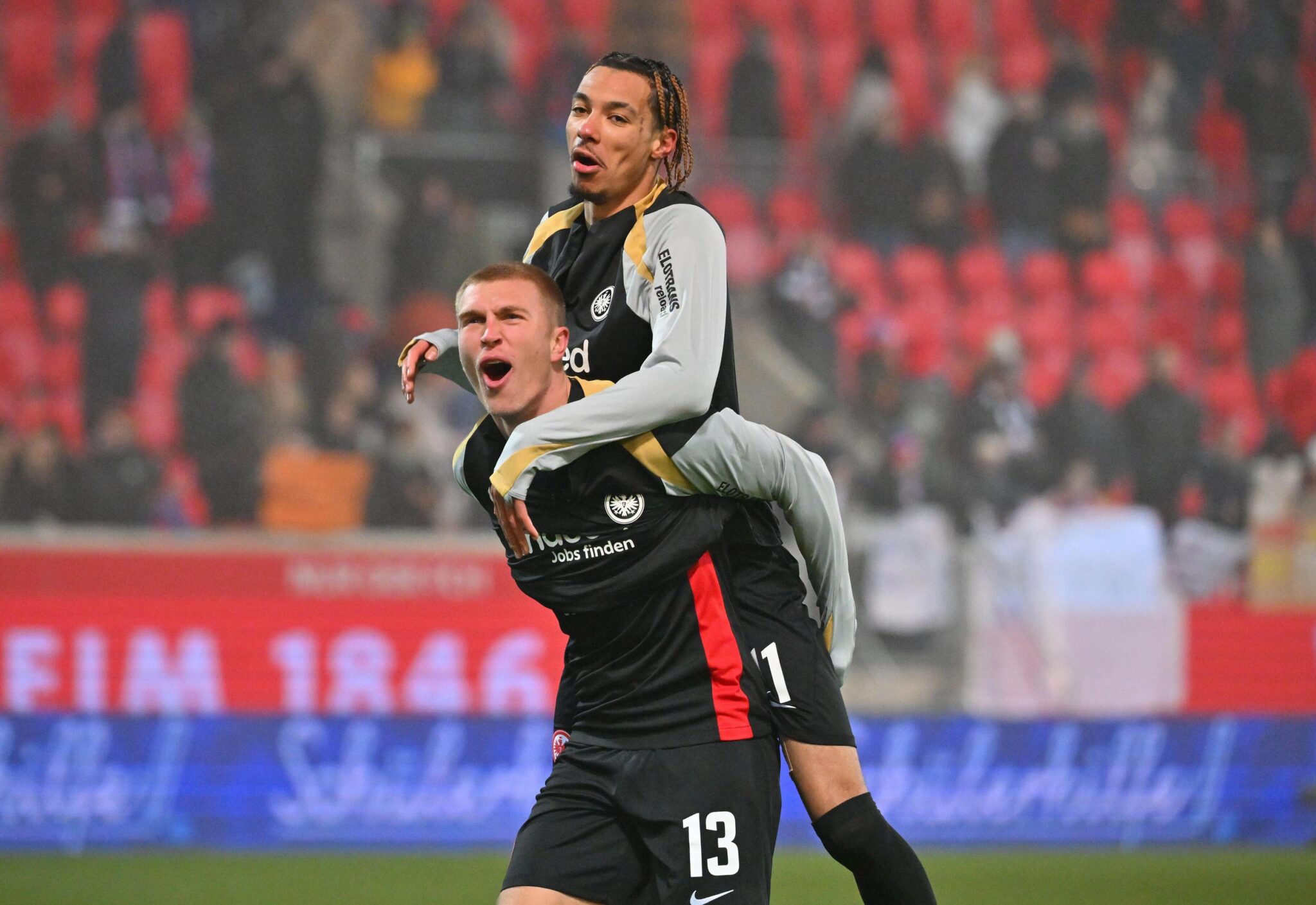 Chelsea og Liverpool i kamp om Hugo Ekitike fra Frankfurt