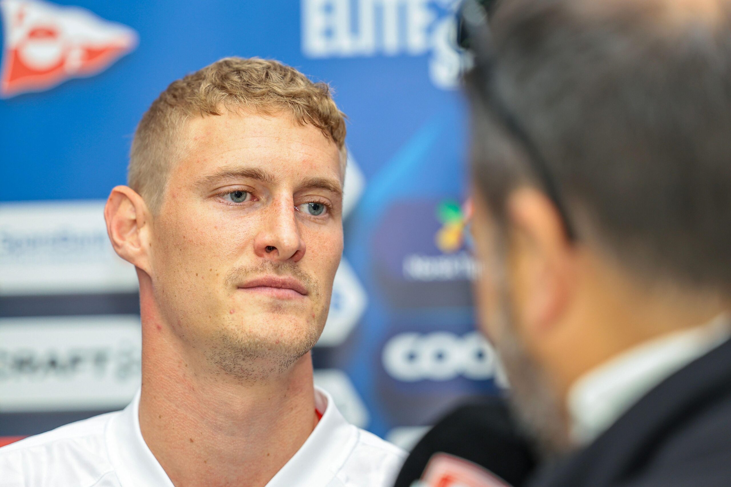 Emil Holten hyldes - scorede fem mål i debutkamp