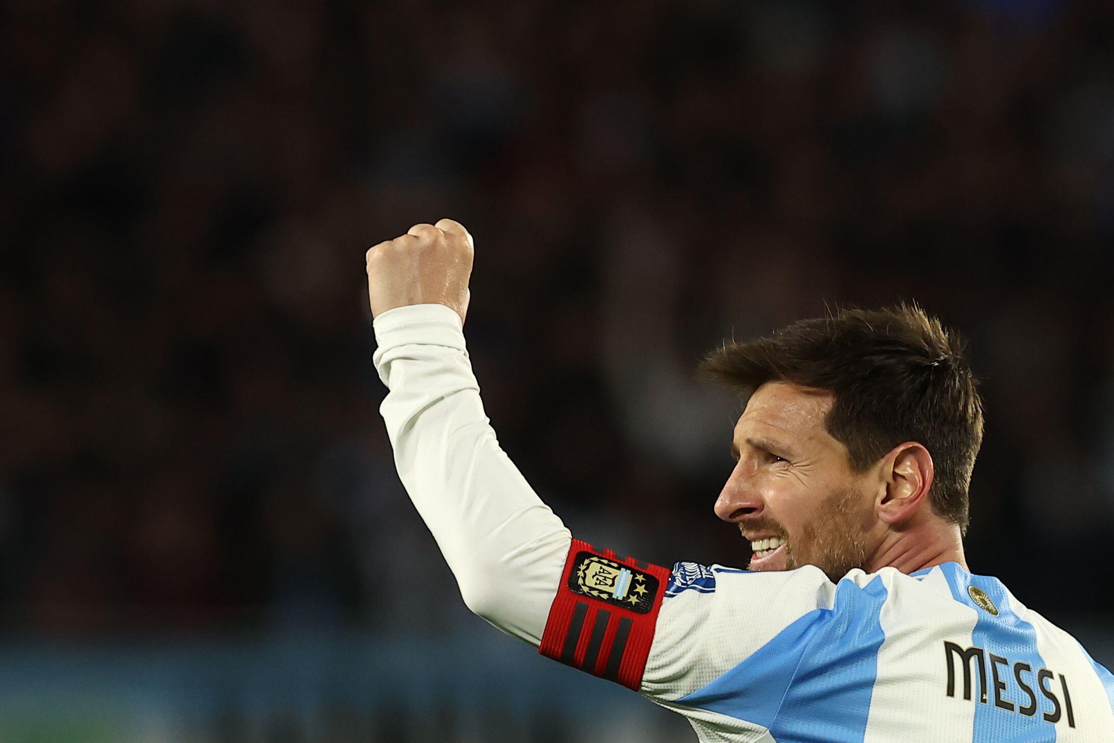 Messi-statue fjernes | Tipsbladet.dk