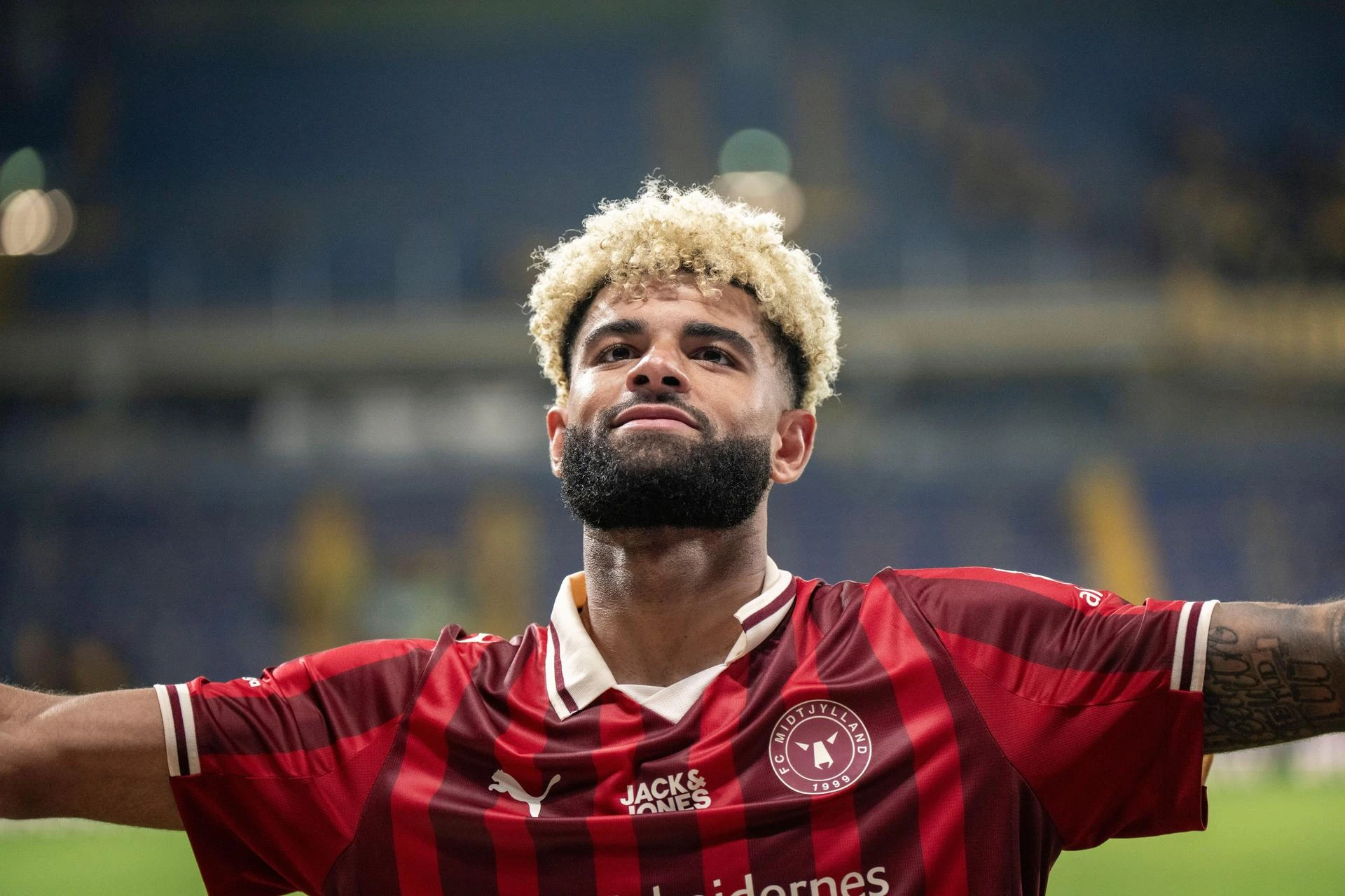 Philip Billing rasende på AaB-spiller