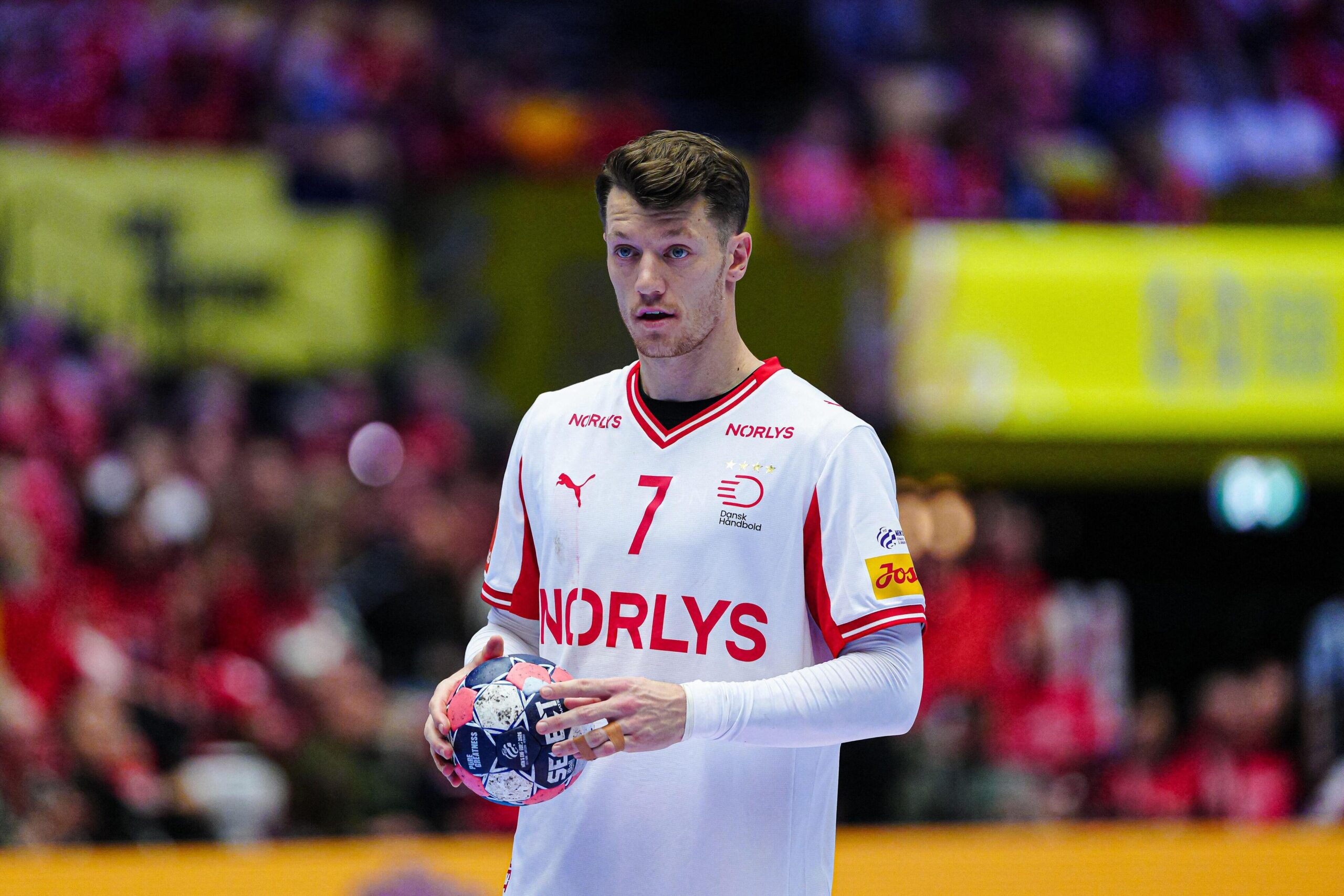 Landstræneren med klar besked til Emil Jakobsen: 'Pil det skud væk'